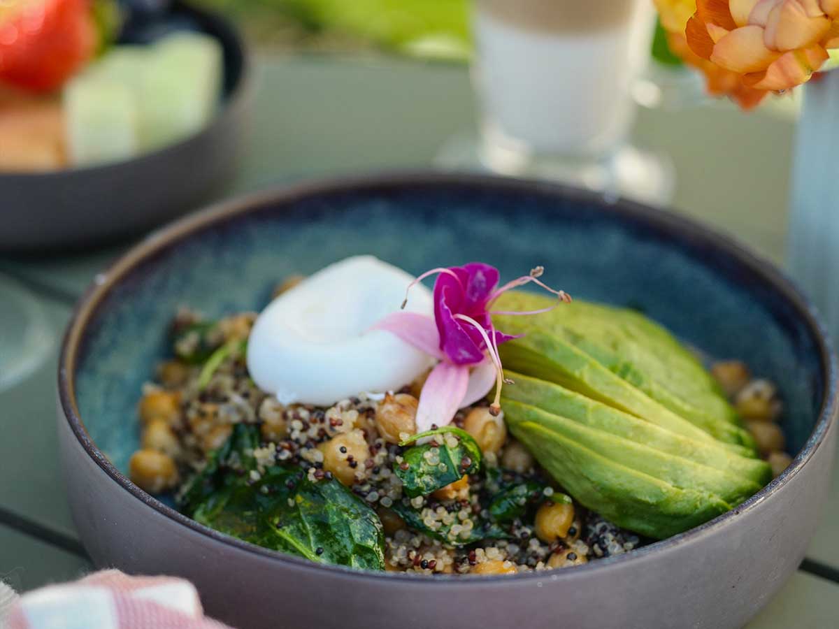 Elements Bar Naples Beach Restaurant | LaPlaya Beach & Golf