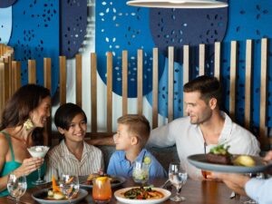Elements Bar Naples Beach Restaurant | LaPlaya Beach & Golf